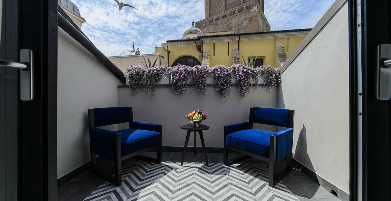 Discover the 5-star hotel Roma Luxus Hotel in Rome