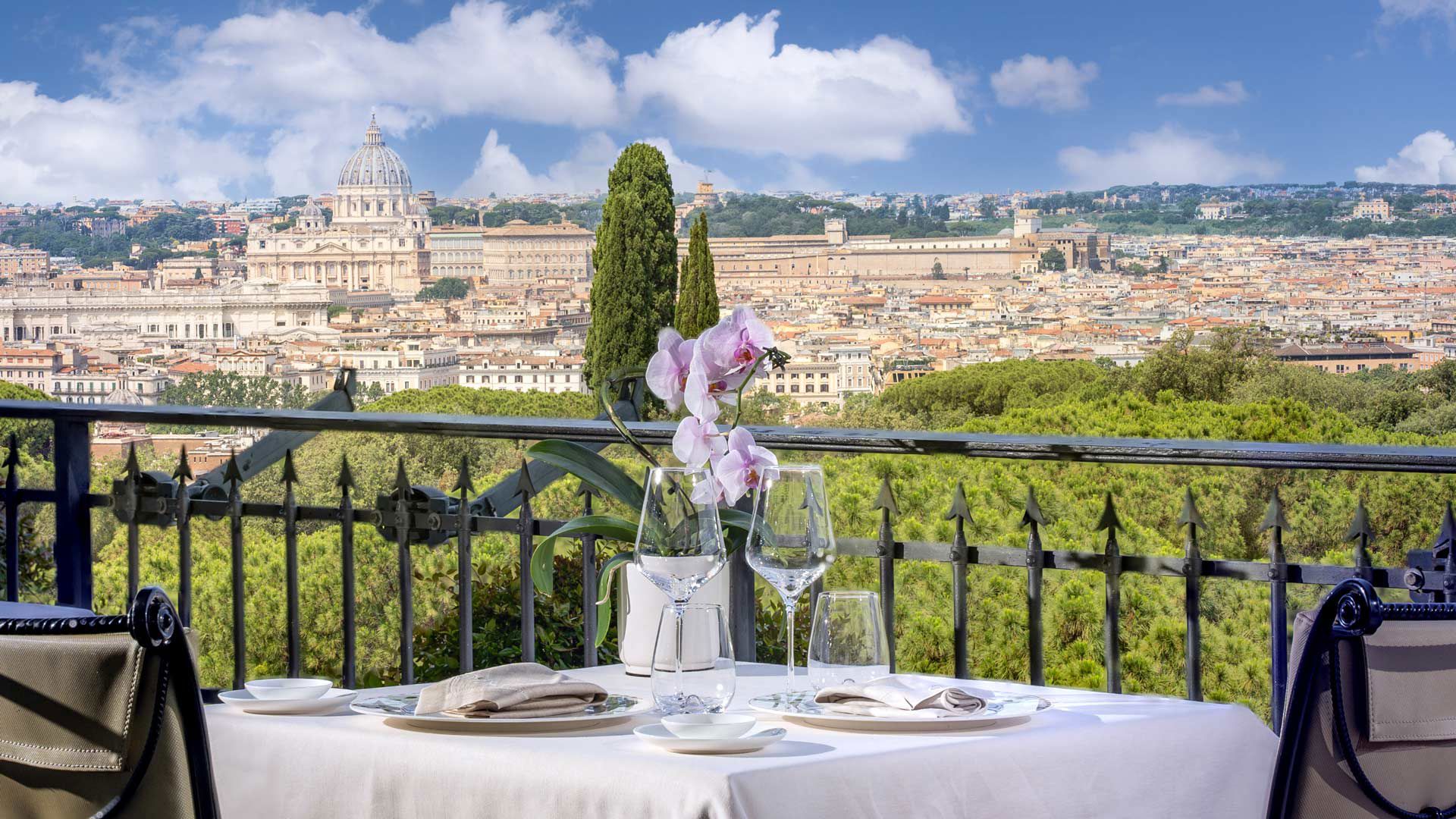 Looking for restaurants to eat in Rome? Hotel Splendide Royal
