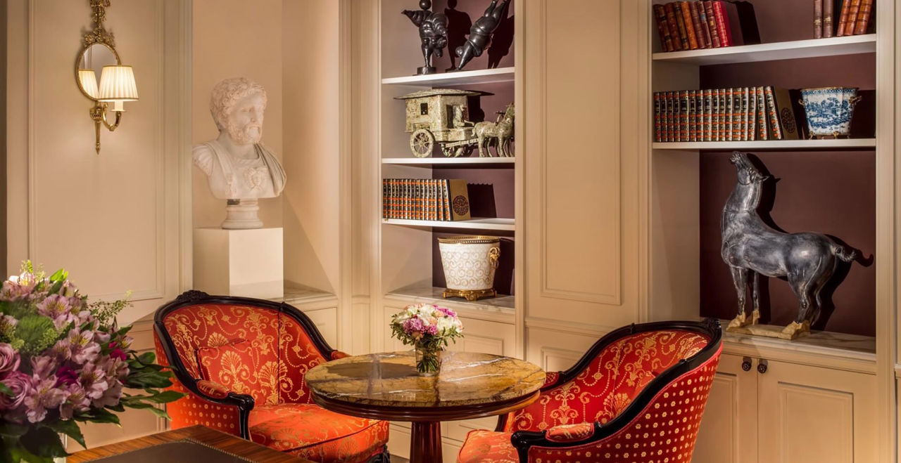 Discover the history of Roberto Naldi Collection, 5-star hotels