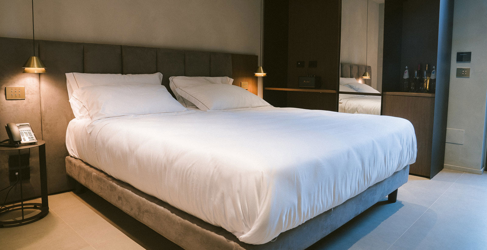 Camera Suite con Minipiscina di Villa Grumolara a Lamezia Terme