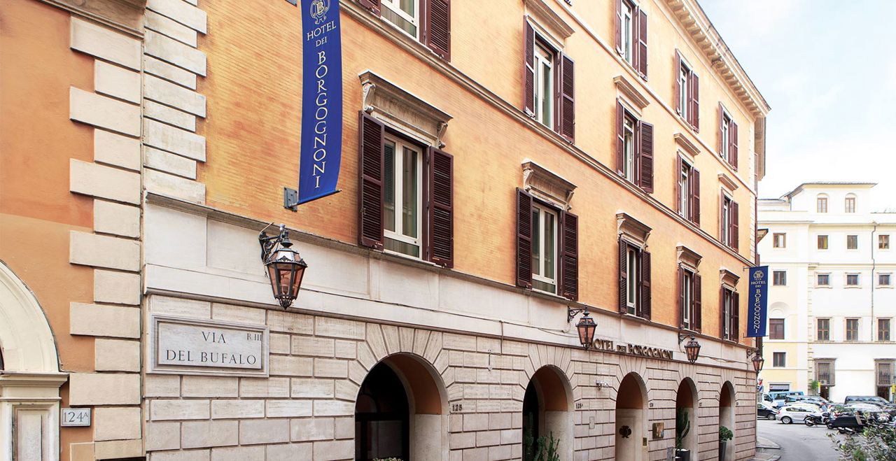 Discover the 4-star Hotel Dei Borgognoni in Rome centre