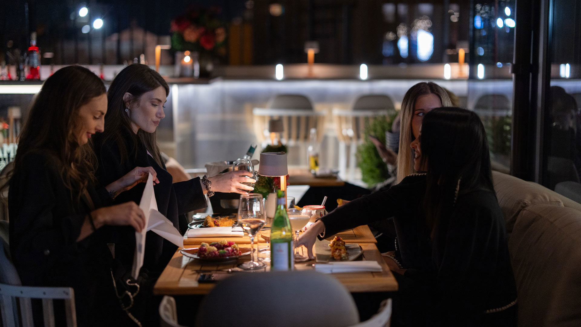 Book a table at the Santa Cocktail Club Rome