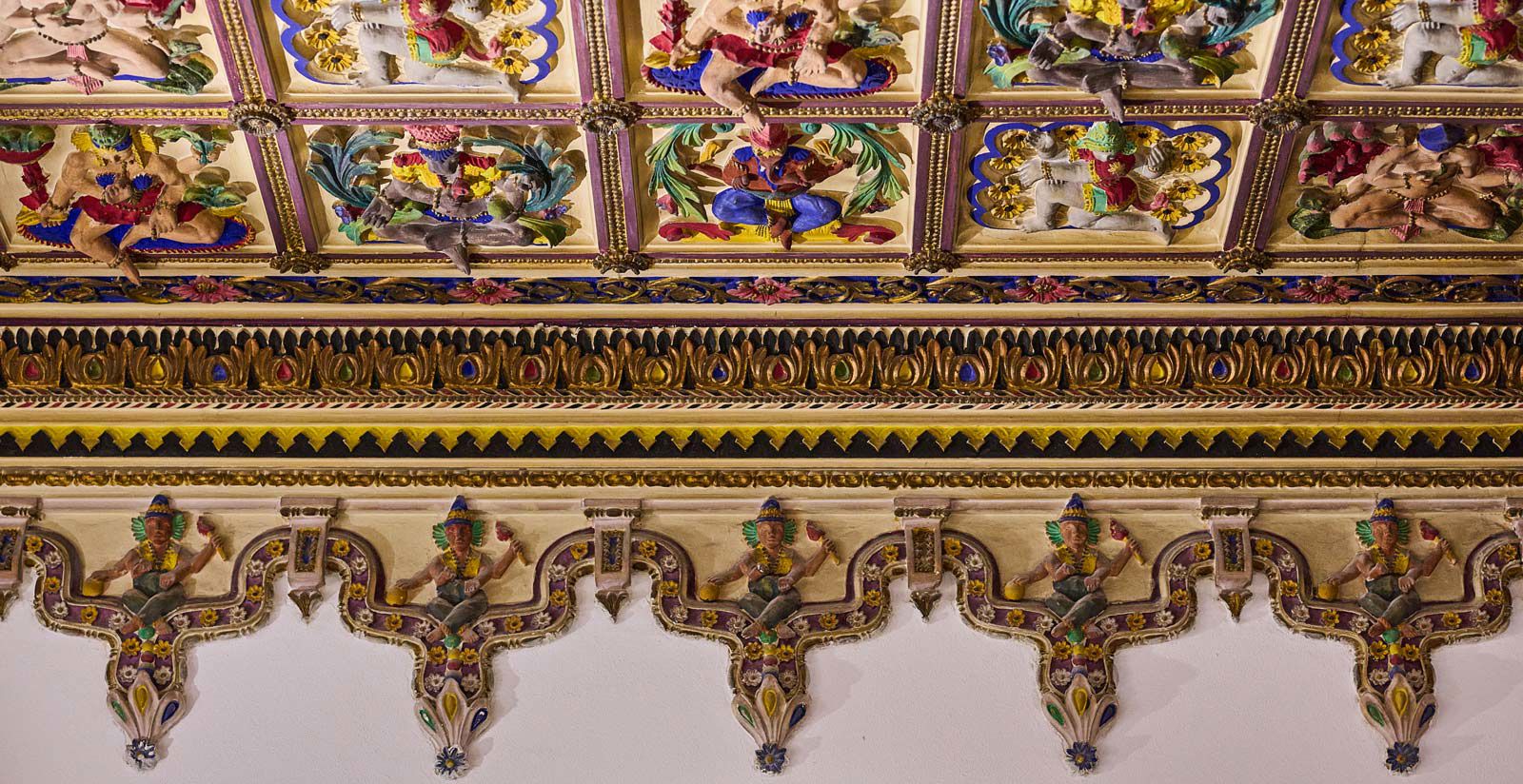 Choose the King Deluxe Principe Indiano by Duomo Luxury Florence