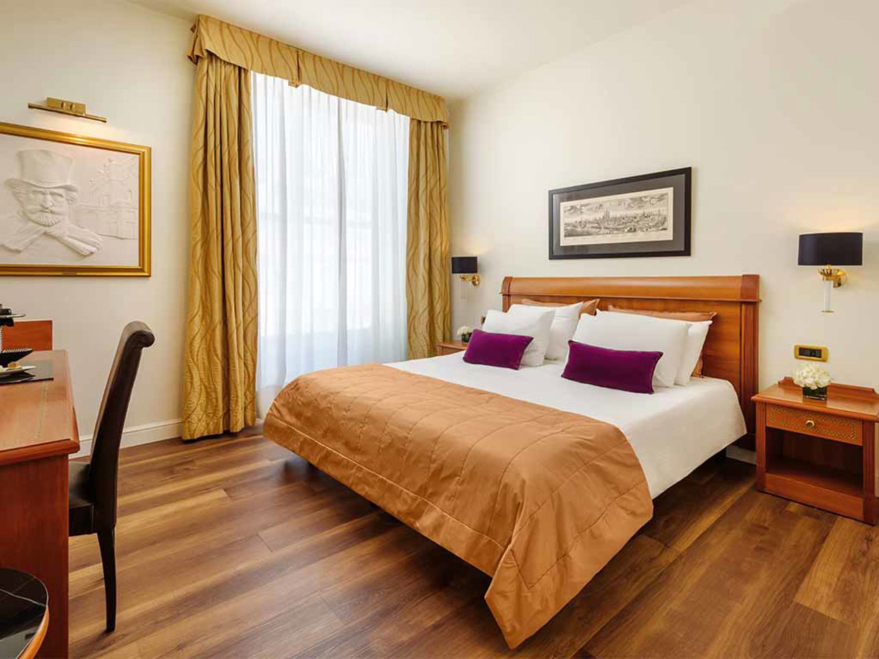 Choose the Grand Superior of Hotel Dei Cavalieri in Milan centre