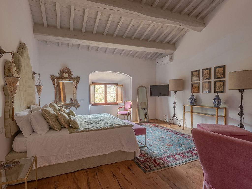Discover the rooms in castle of Castello di Meleto