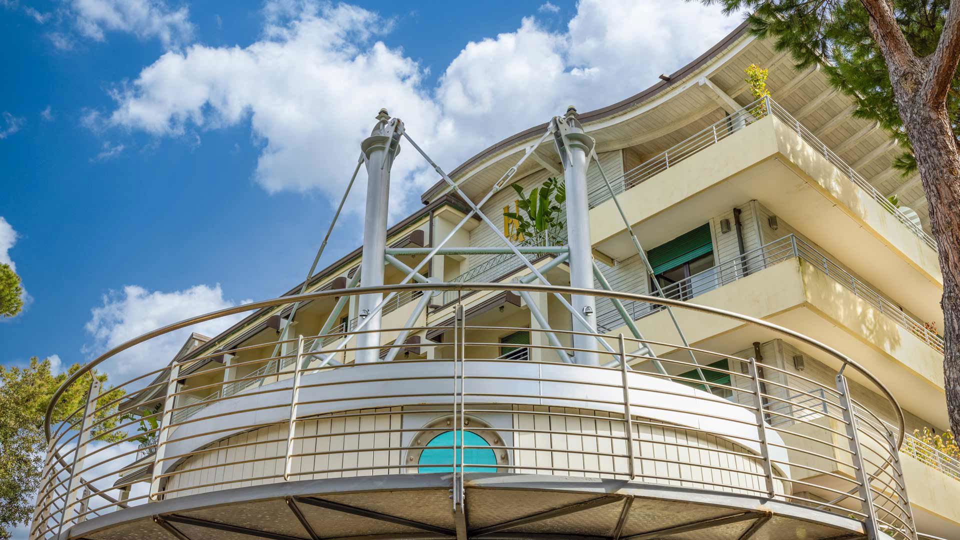 Discover Hotel Acapulco with gym in Forte Dei Marmi