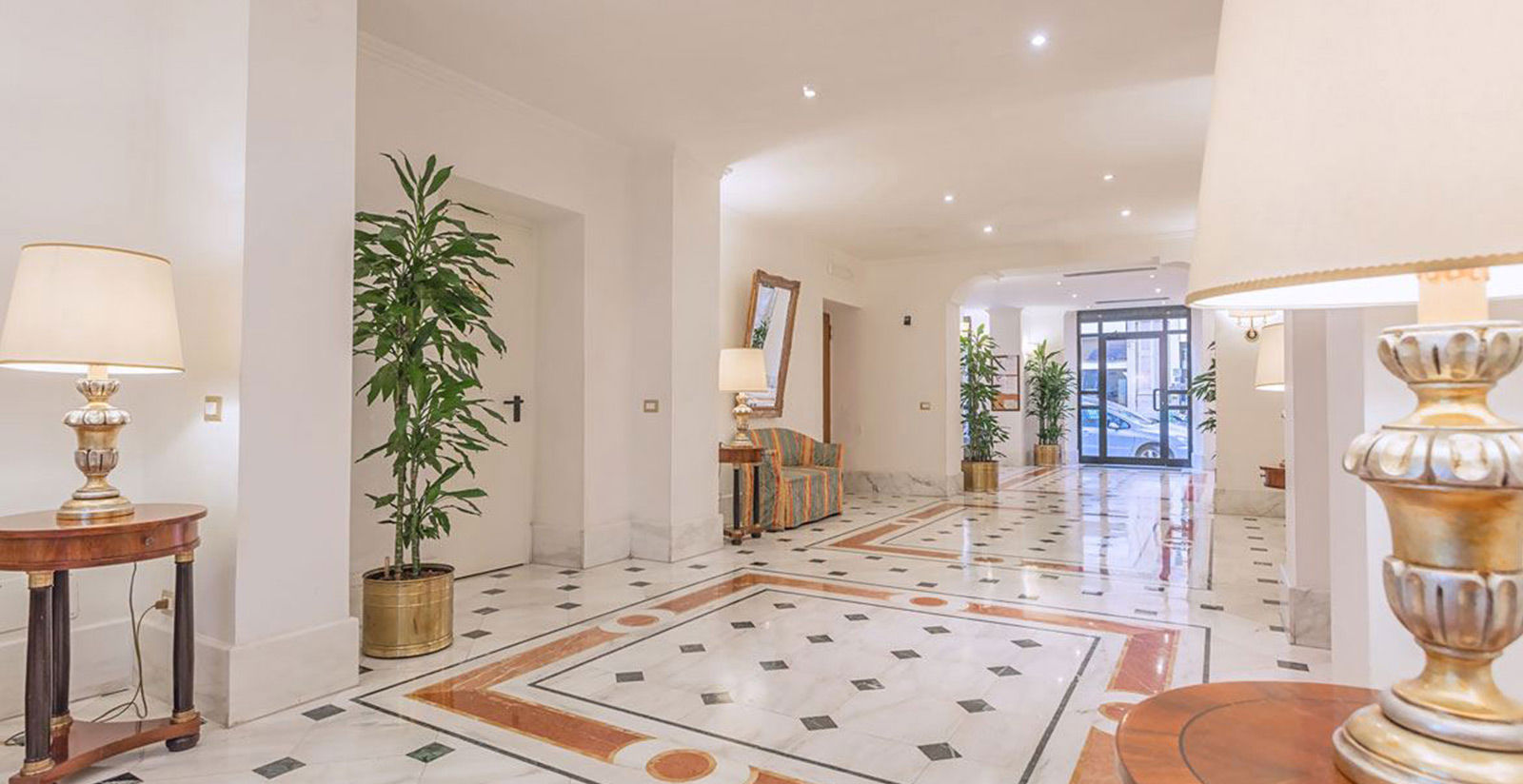 Prenota Luce Hotel nel centro di Roma dal Sito Ufficiale