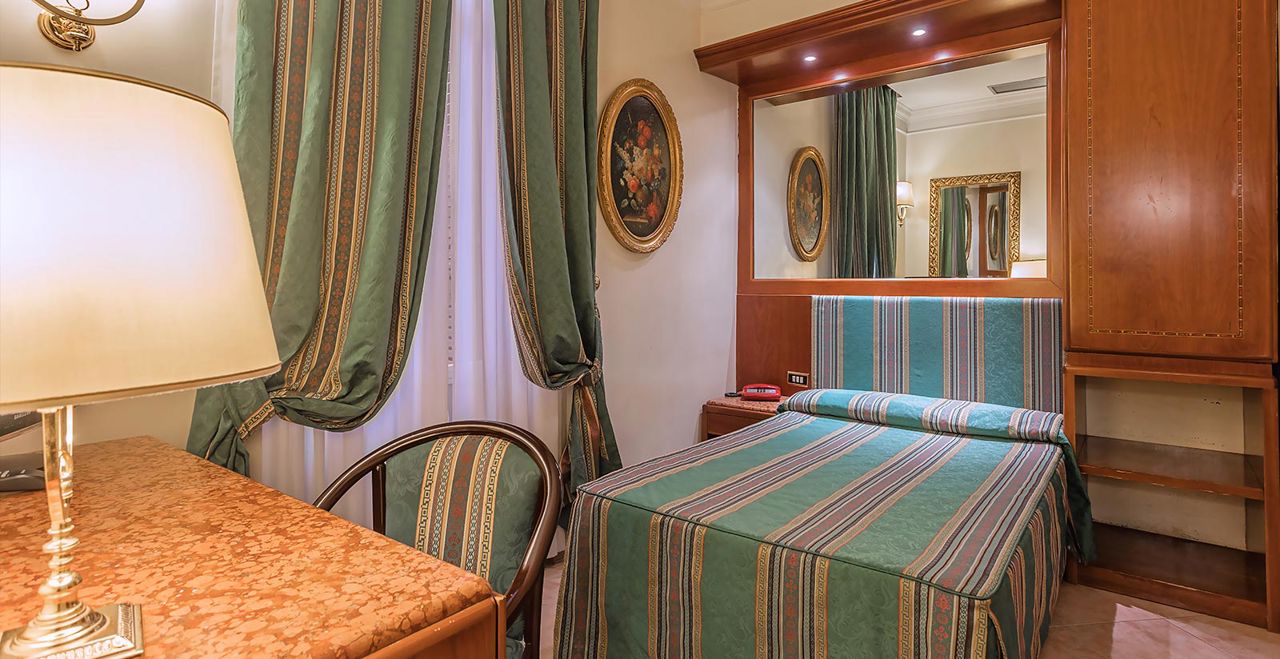 Prenota Luce Hotel nel centro di Roma dal Sito Ufficiale