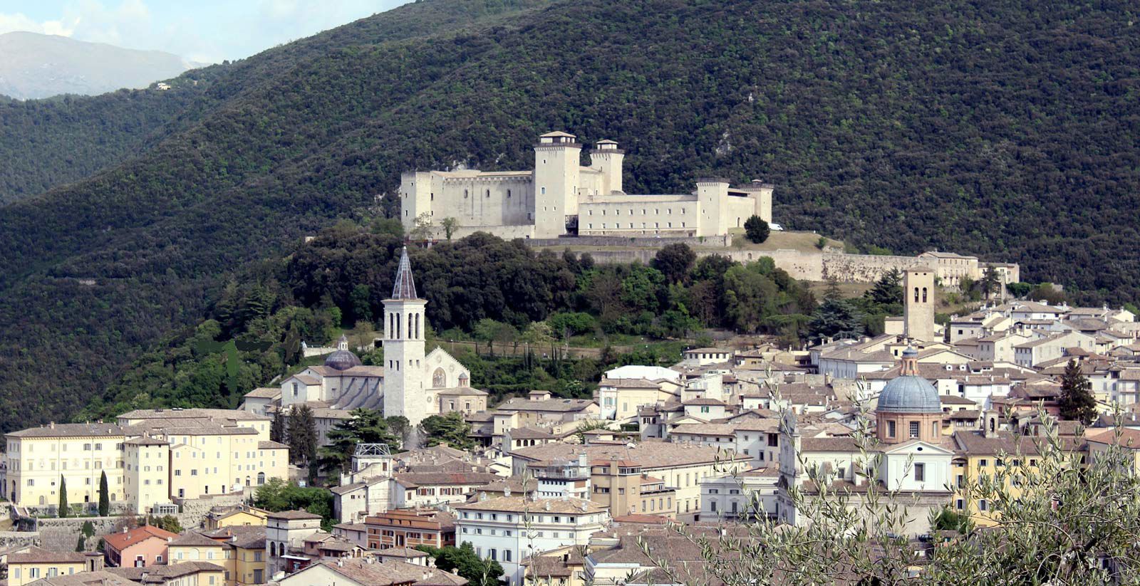 Prenota con Hotel dei Duchi 4 stelle e visita Spoleto e dintorni!
