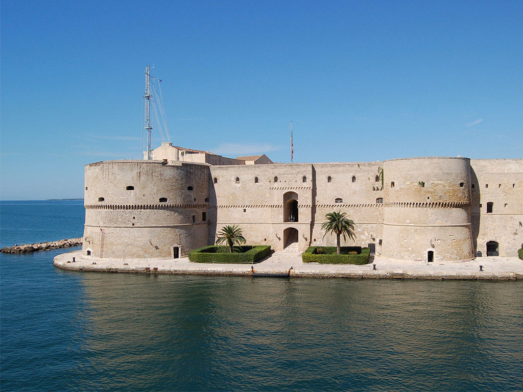 Book the Sierra Silvana hotel and discover the area around Fasano