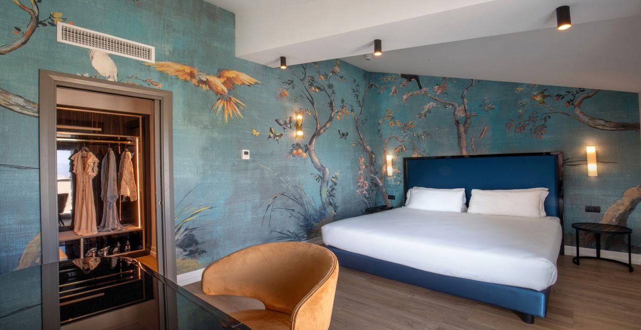 Choose the Omnia Urban Suite of Hotel St. Martin in Rome