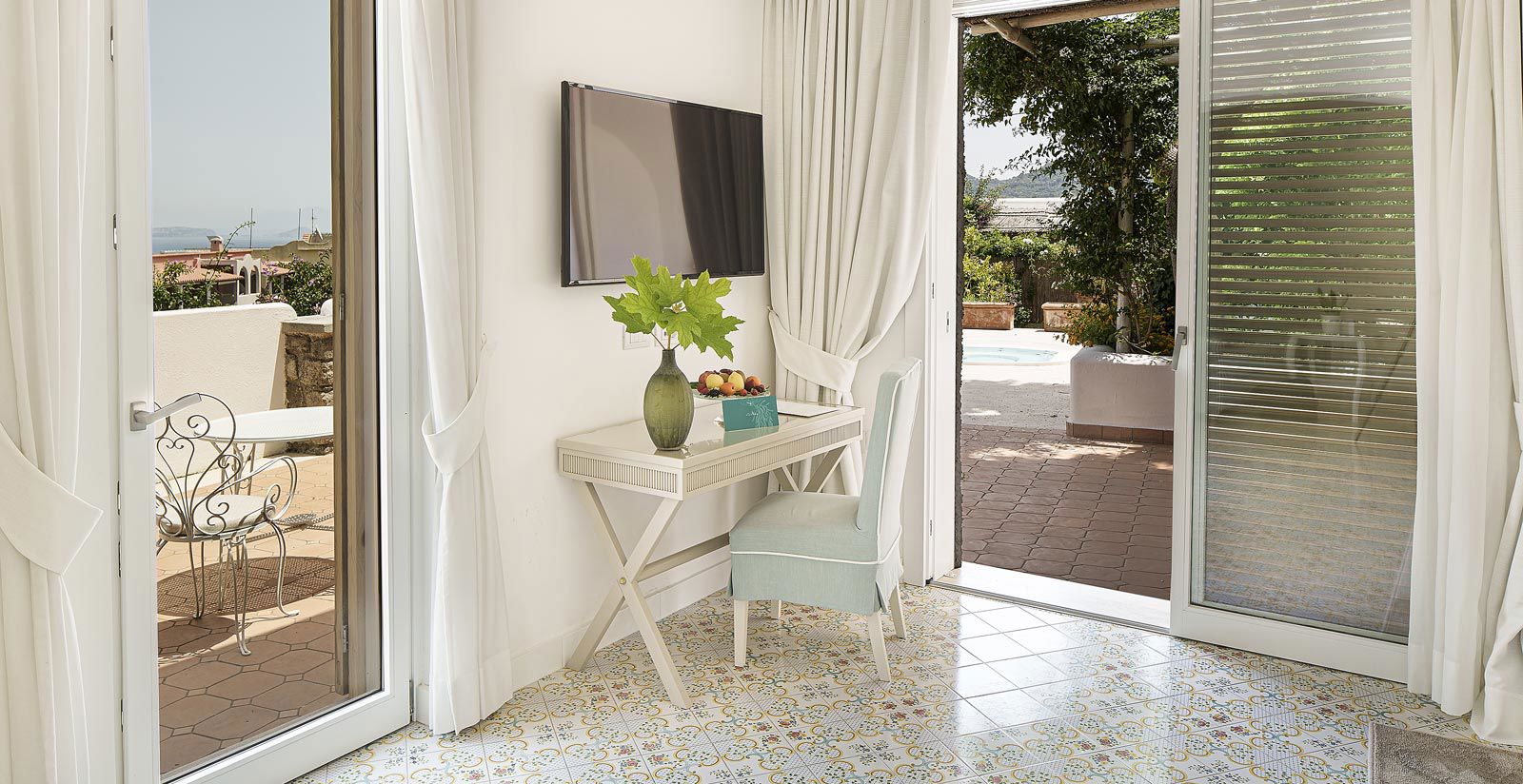 Open Plan Suite with Jacuzzi at Botania Relais & Spa in Ischia
