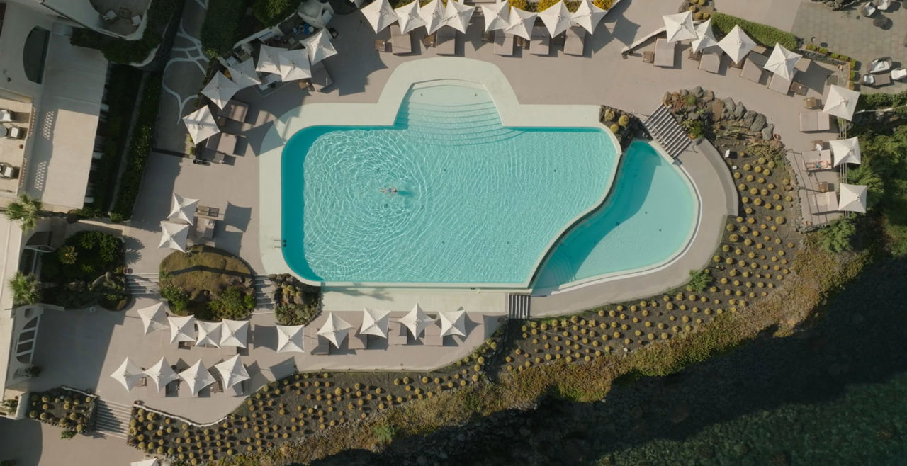 Discover the luxury hotel Therasia Resort Sea & Spa in Vulcano