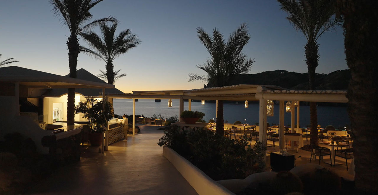 Discover the restaurants at Therasia Resort Sea & Spa in Vulcano