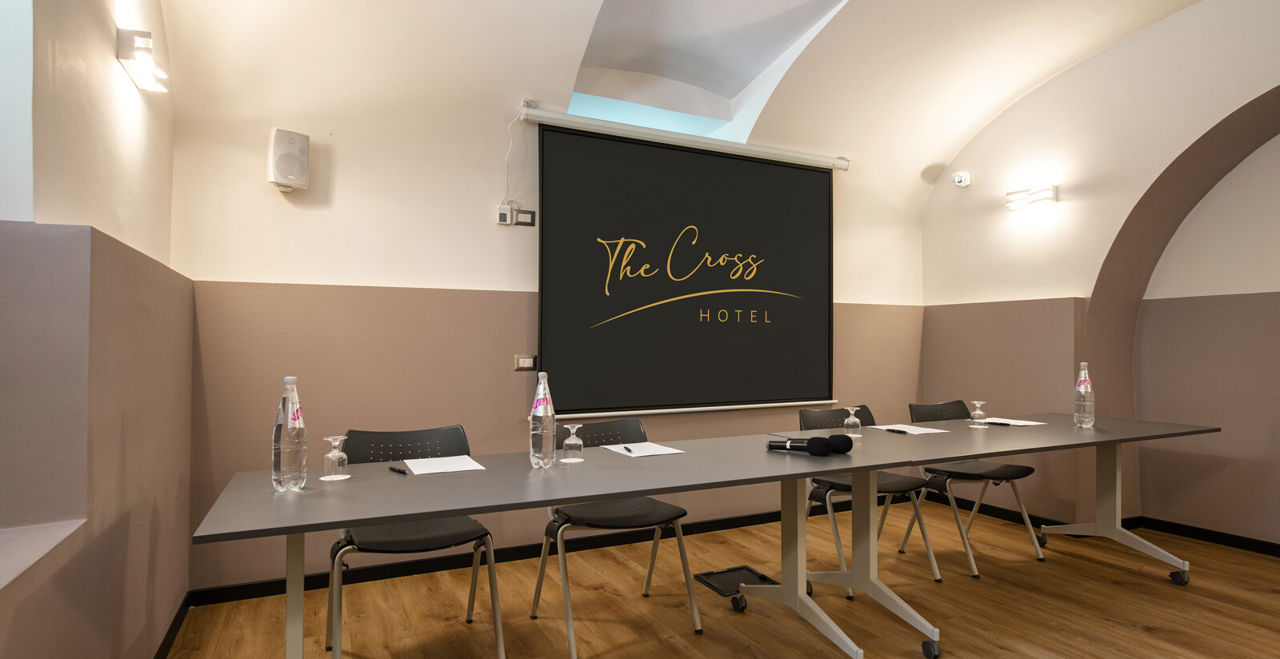 Choose The Cross Hotel to organize your meetings in Rome
