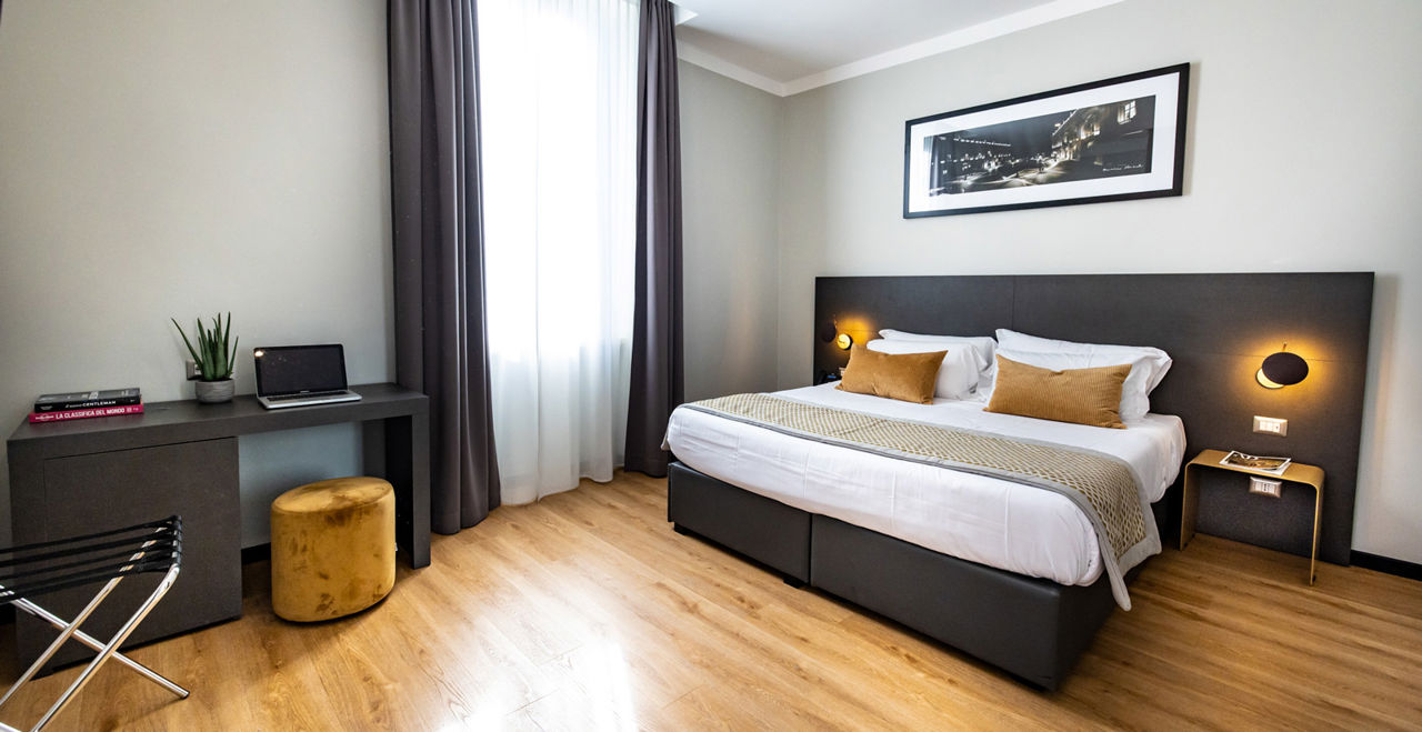 Choose The Cross Hotel Superior Rooms in Rome
