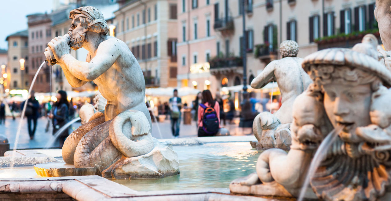 Discover the location of Coronari Palace near Piazza Navona