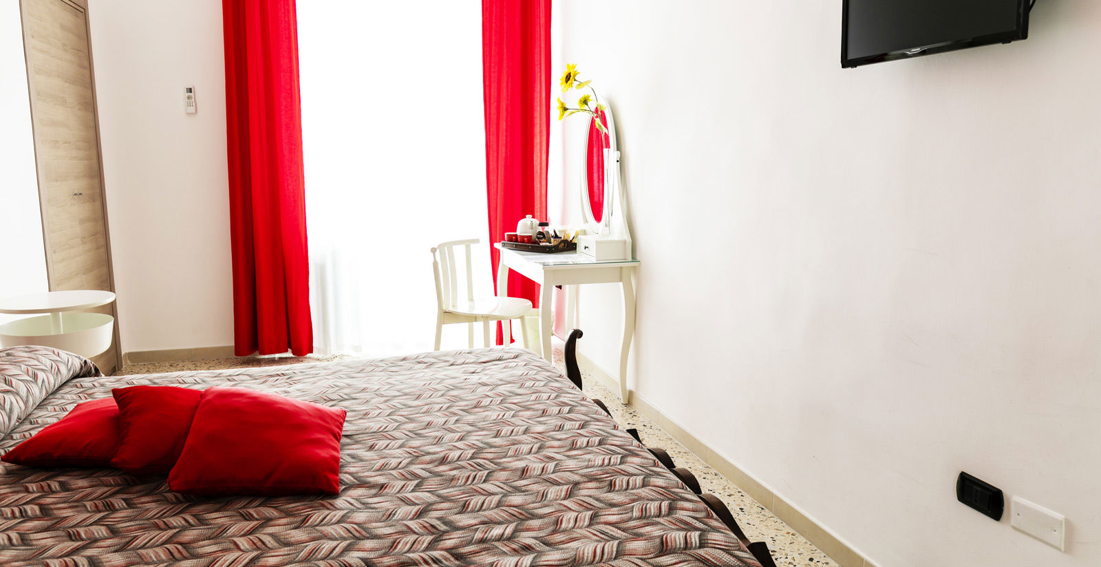 Classic Room with external bathroom by Spira Mirabilis in Naples