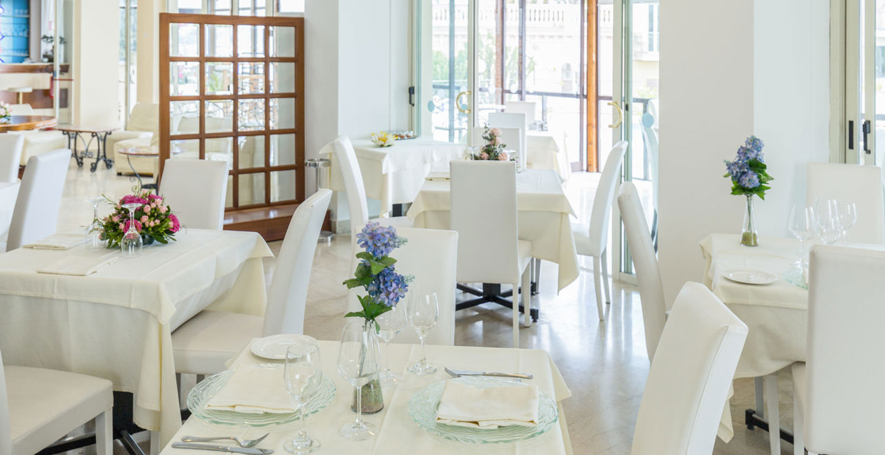 Discover Bacio di Dama restaurant of Villa Esperia in Taormina