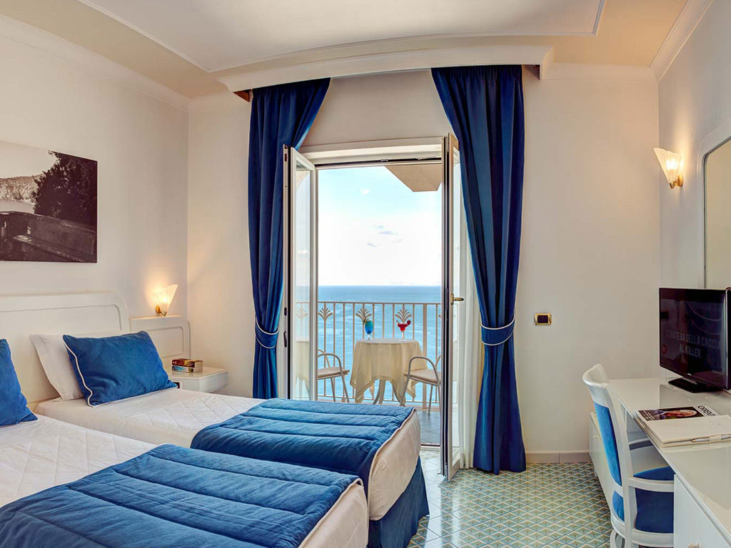 discover-the-superior-room-at-grand-hotel-riviera-in-sorrento