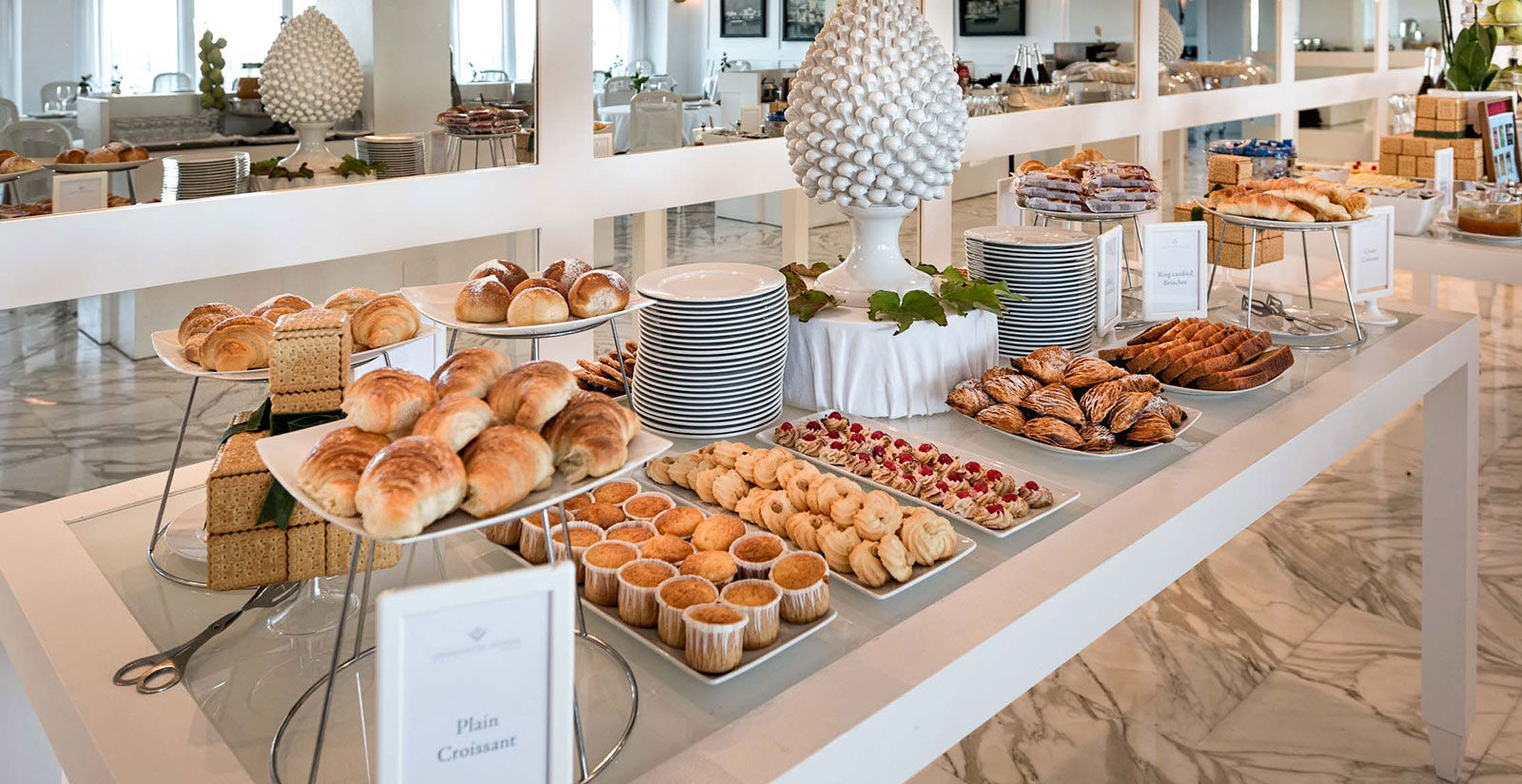 Buffet breakfast Le Vele at Grand Hotel Riviera in Sorrento