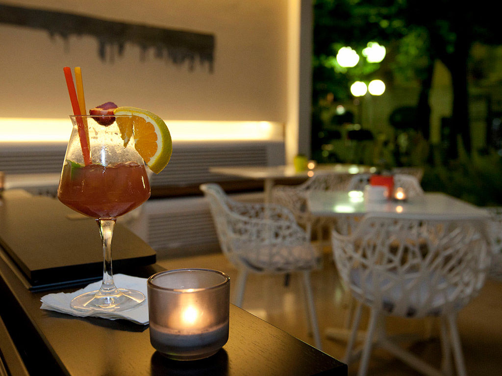 Discover the Sky bar and Solarium of Hotel Plaza in Sorrento