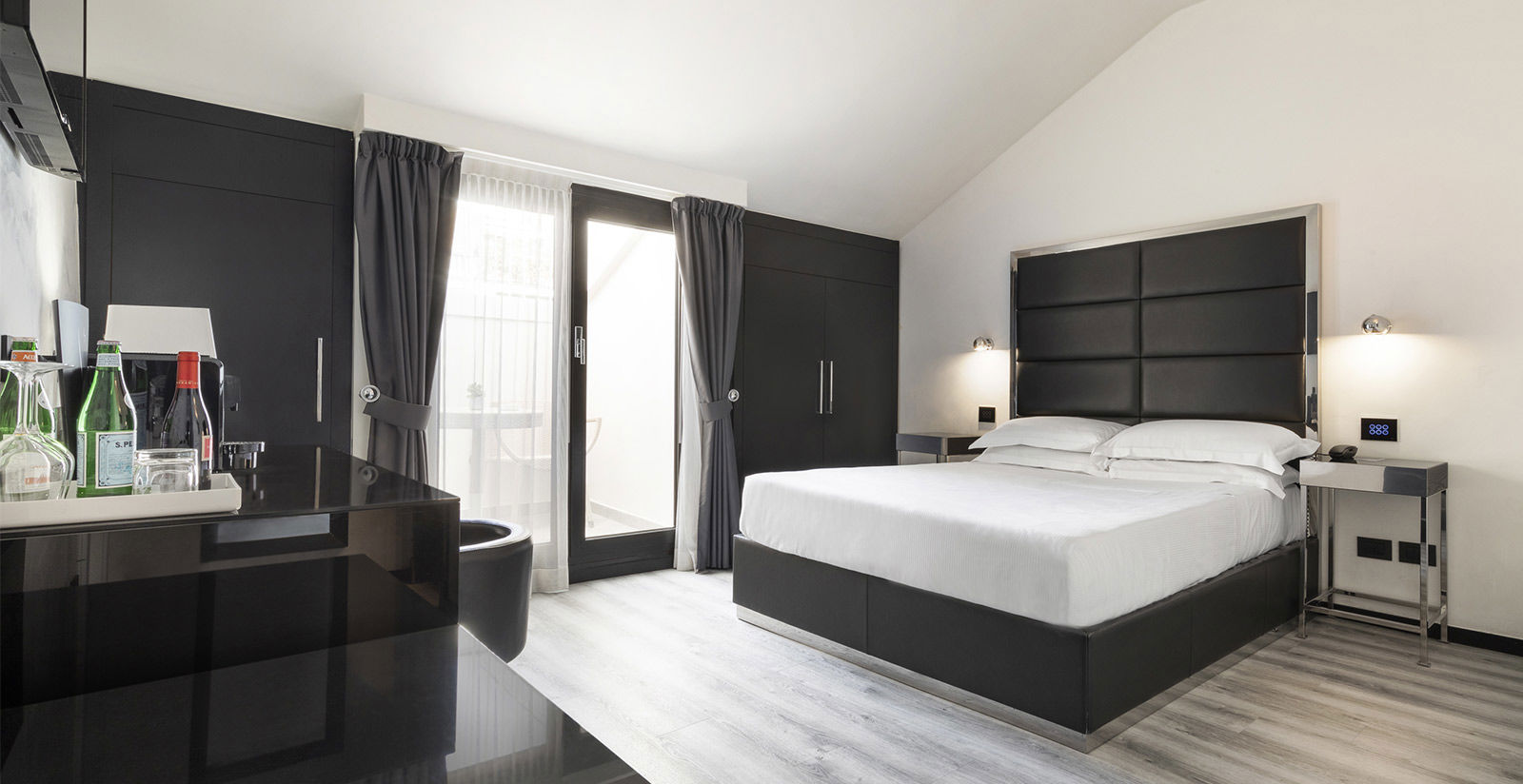 Hotel Napoleon Milano - Official Website - 4 star Hotel Milan Italy