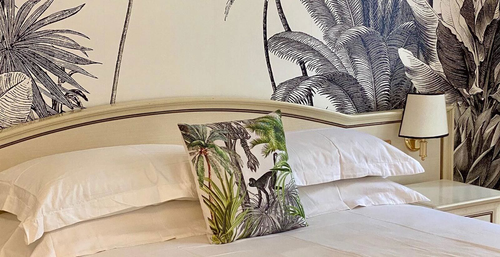 Discover Baboon Room in Rome, guest house in historic palace