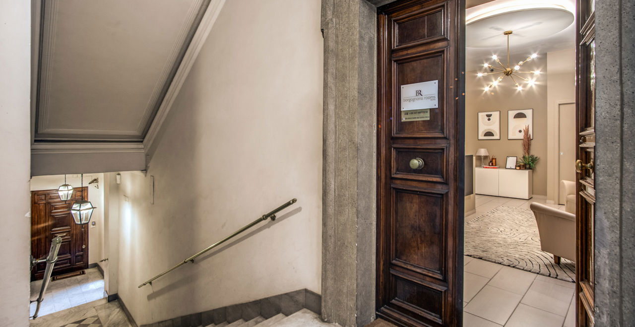 Discover Borgognona Rooms, luxury guest houses in Rome