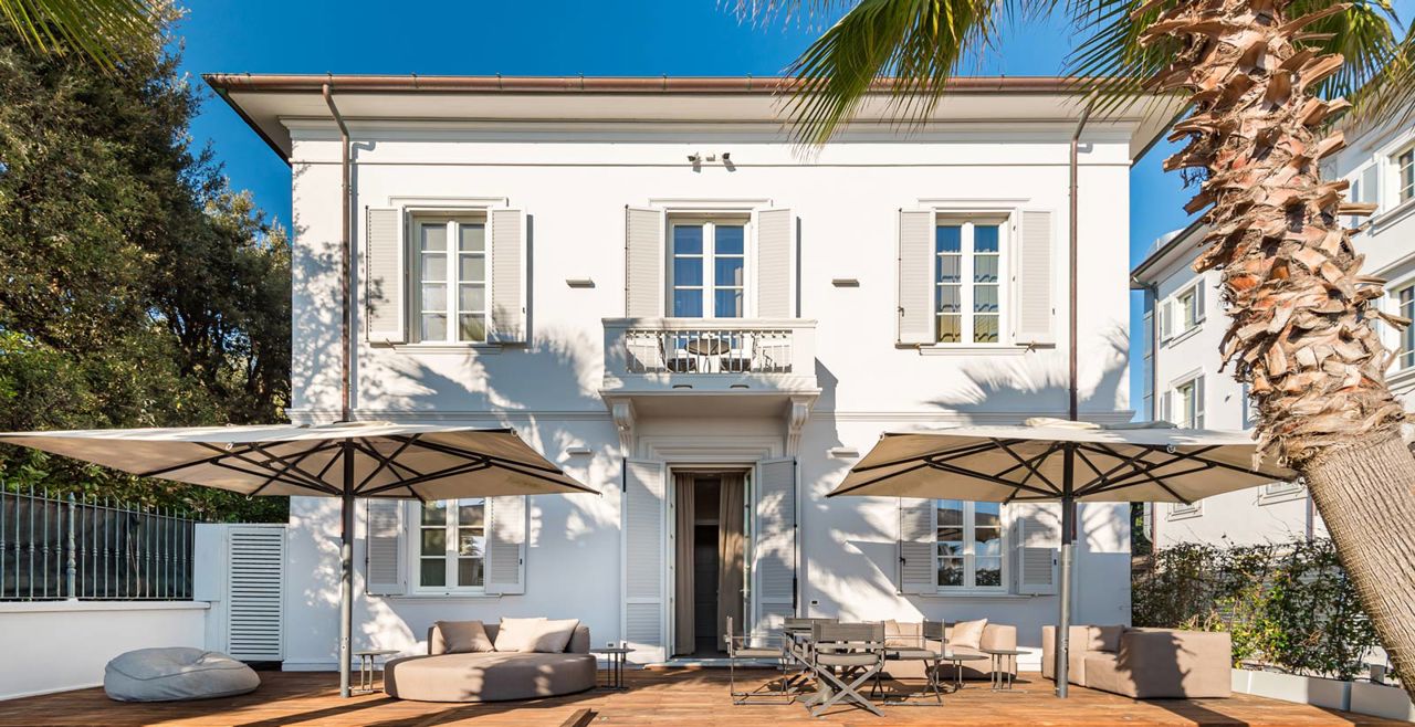 Suite with sea view and balcony Villa Grey, Forte dei Marmi