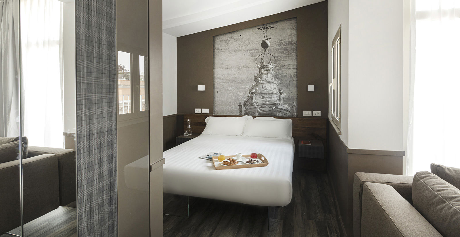 Discover the Open Suite with terrace of Hotel Regno in Via del Corso, Rome