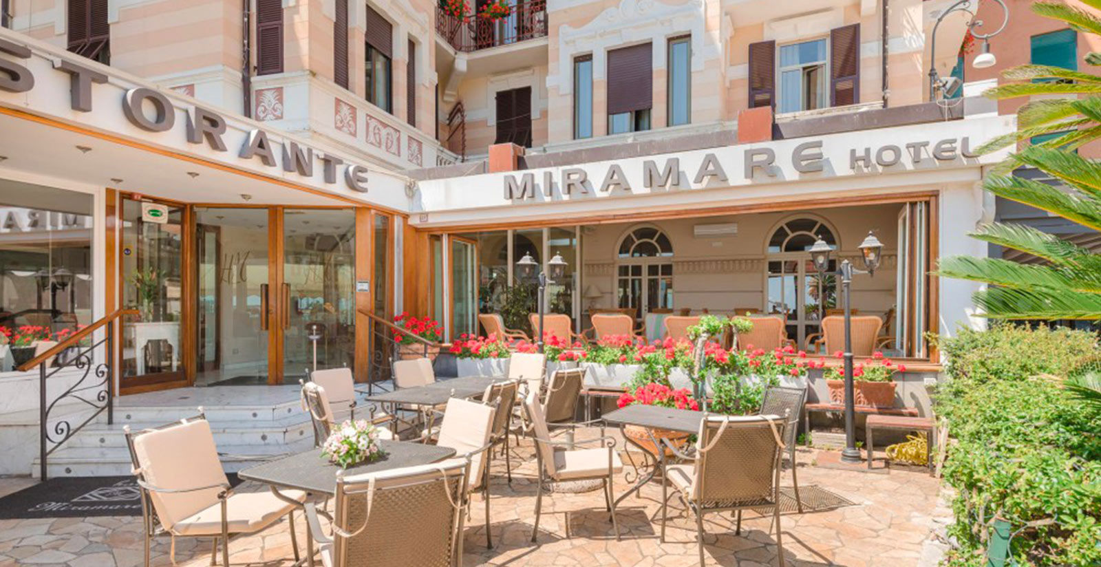 Discover Miramare Rapallo, with restaurant near Portofino