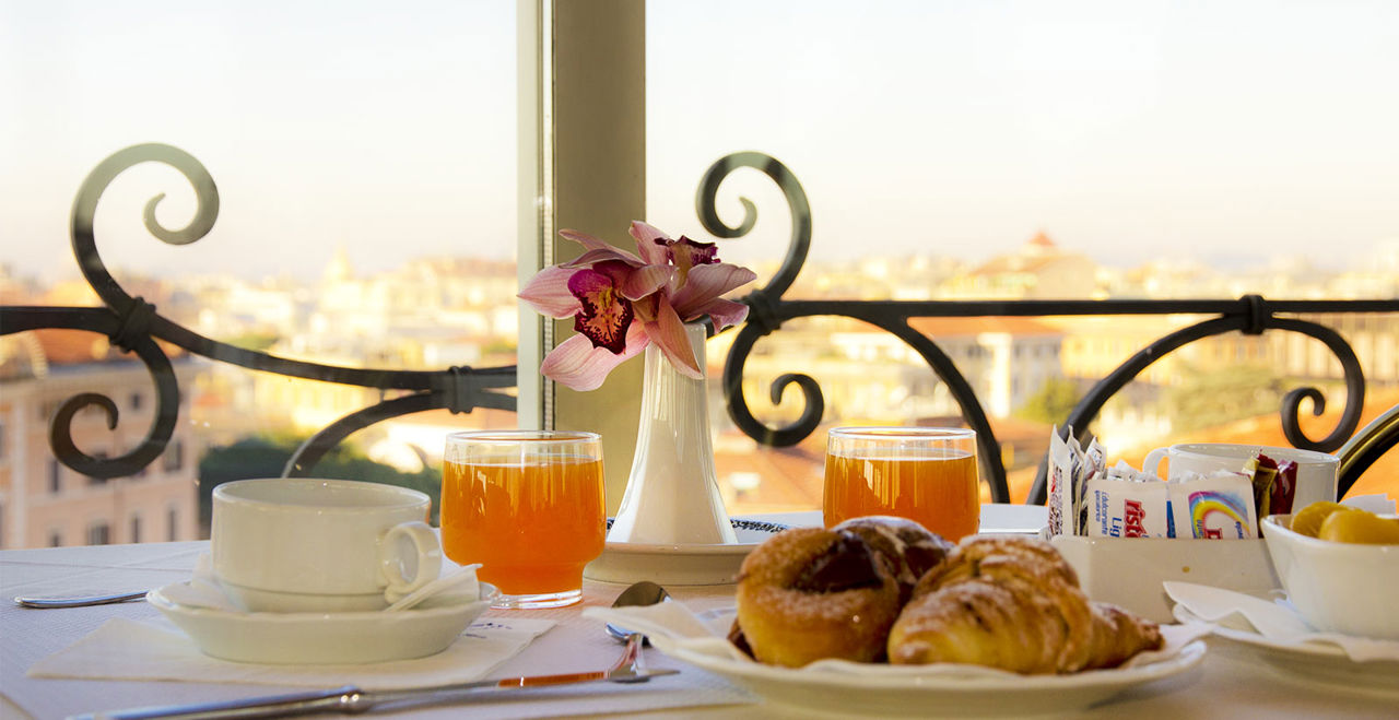 Enjoy a panoramic breakfasts in Rome at Marcella Royal Hotel