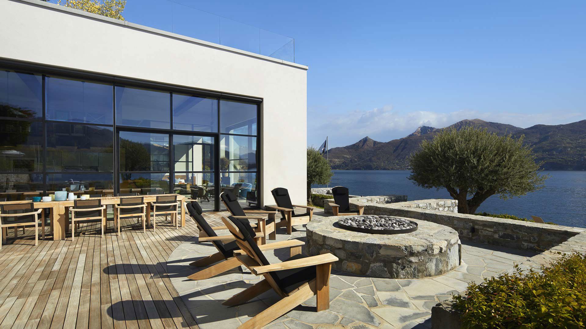 Modern Villa on Lake Como, Breakwater Griante