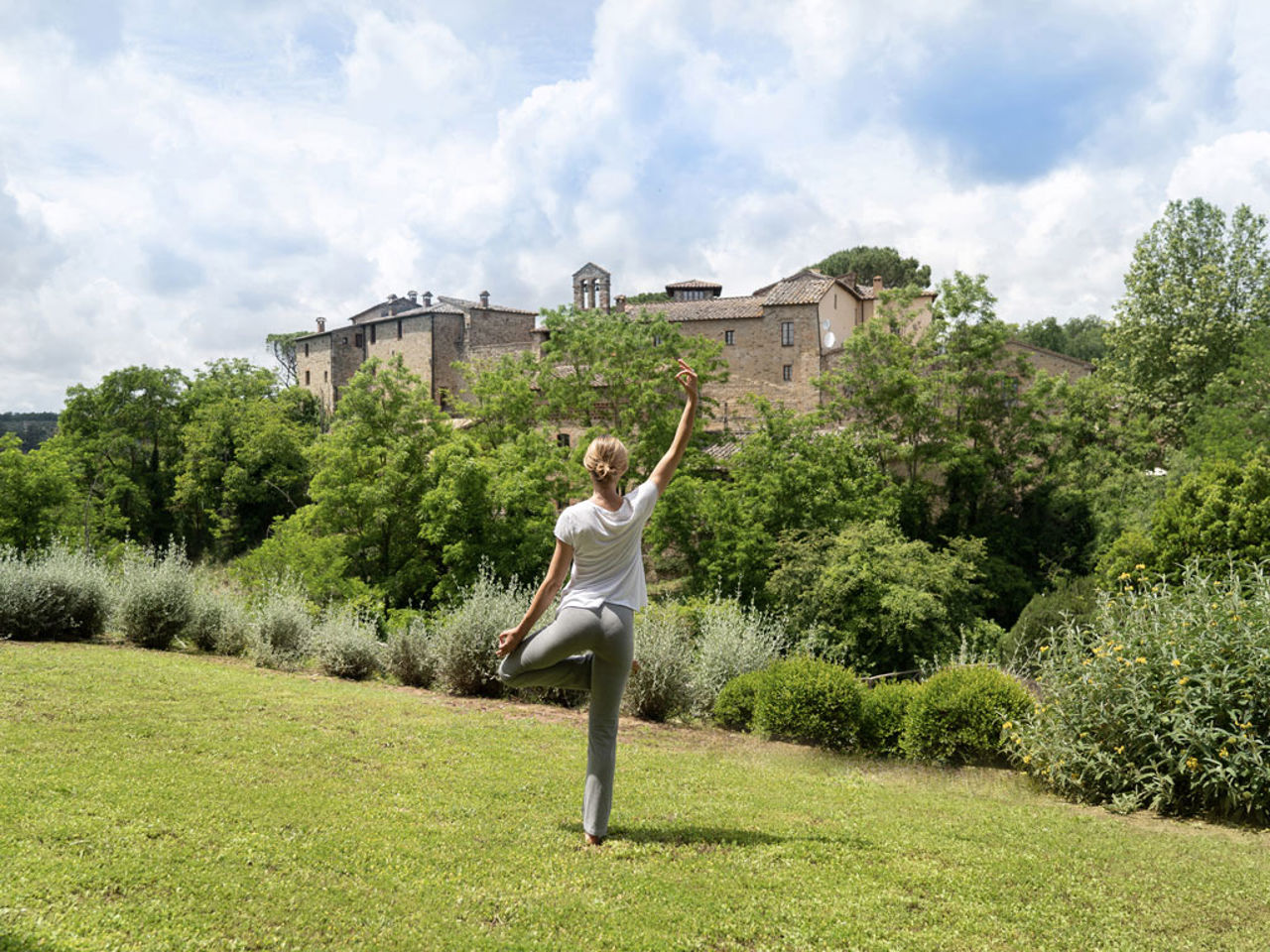 Find out the activities that you can do at Castel Monastero in Siena