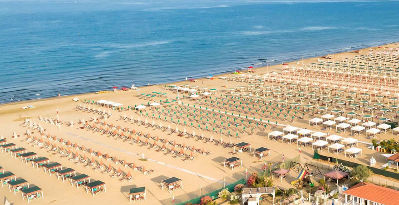 Book Versilia Golf Resort and discover the heart of Versilia
